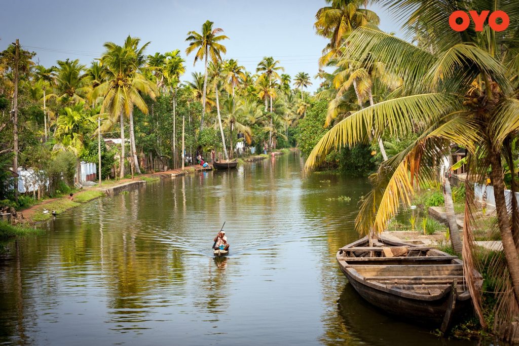 Sailing through the Alappuzha backwaters: A Travel Guide – OYO Hotels ...