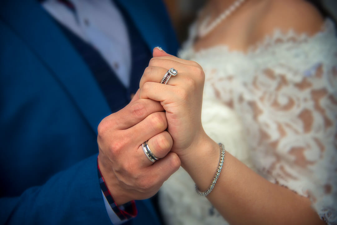 10 Fantastic Pre Wedding Photoshoot Ideas for Fun Couples