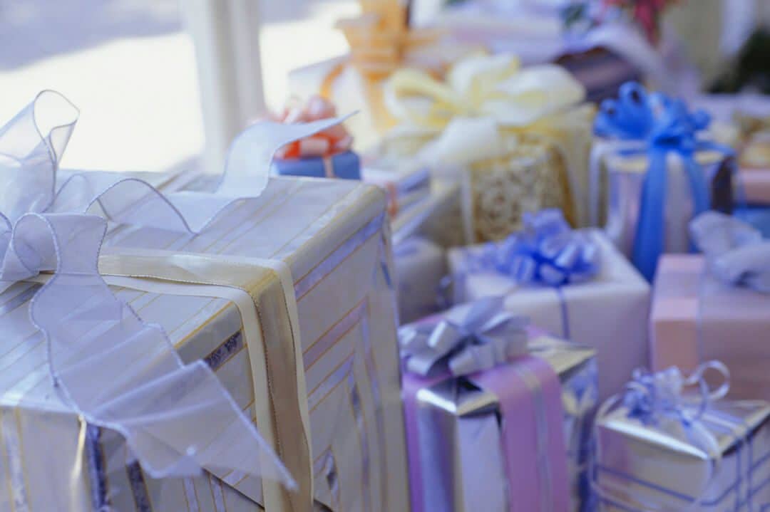 10 Best Wedding Gifts Ideas for Newly Wed Couple