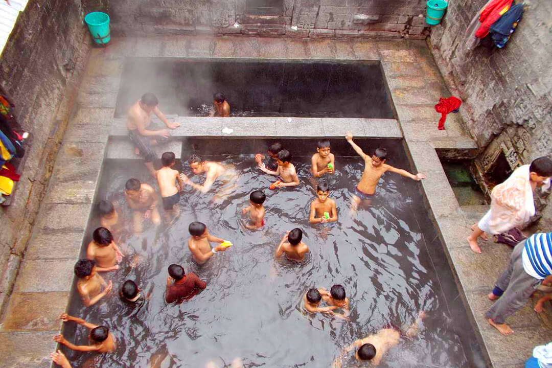 Hot pool bath at Tattapani – OYO Hotels: Travel Blog