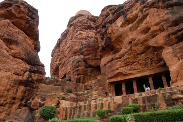A Complete Travel Guide to Badami Caves
